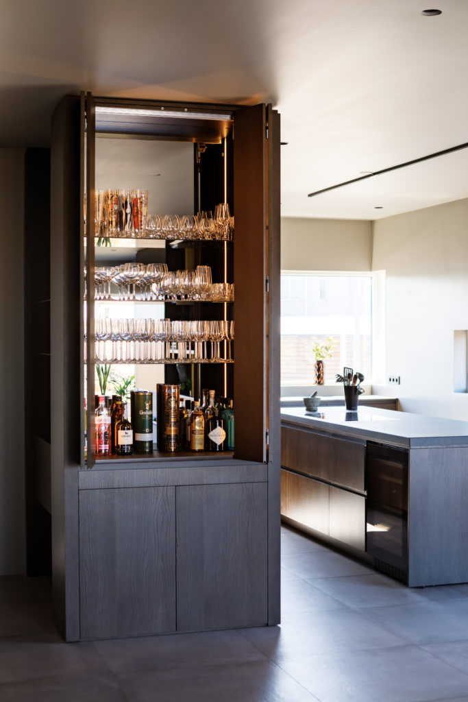 INNRÉTTINGAR – Innréttingar – sérsmíði – hönnun